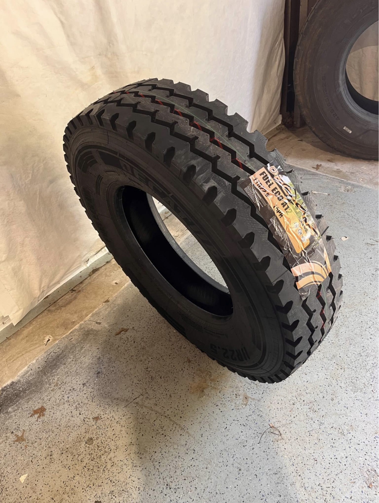 11R22.5 Decatur Cut & Chip Trailer Tires – 16 PLY (Vietnam) – Fleet ...
